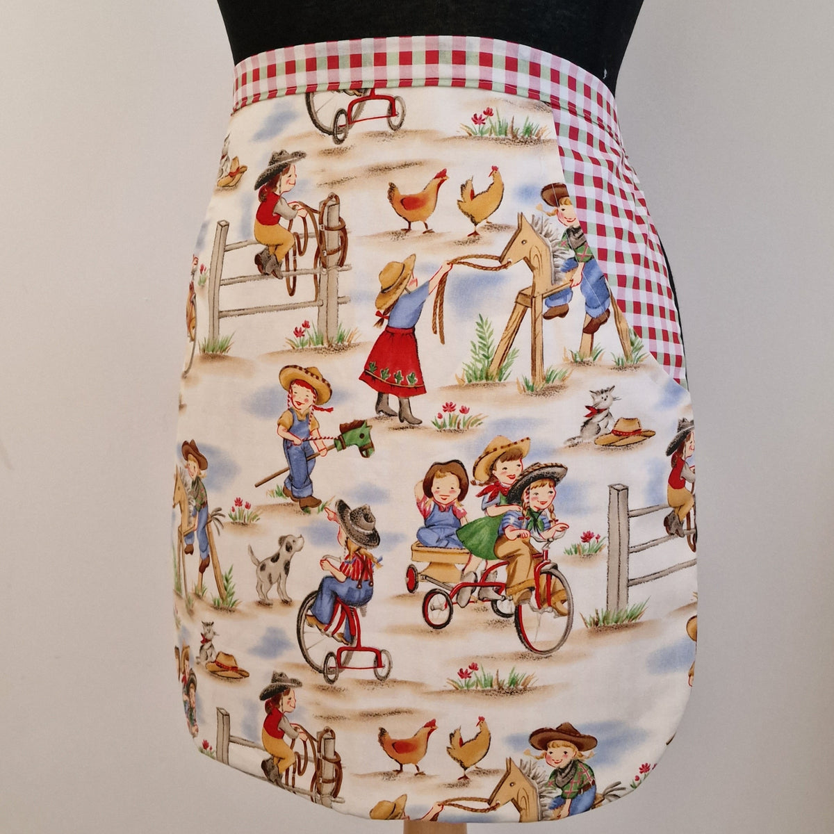 Beginners Sewing Pattern: AIMEE Half Apron | Easy Sew | Happy Days ...