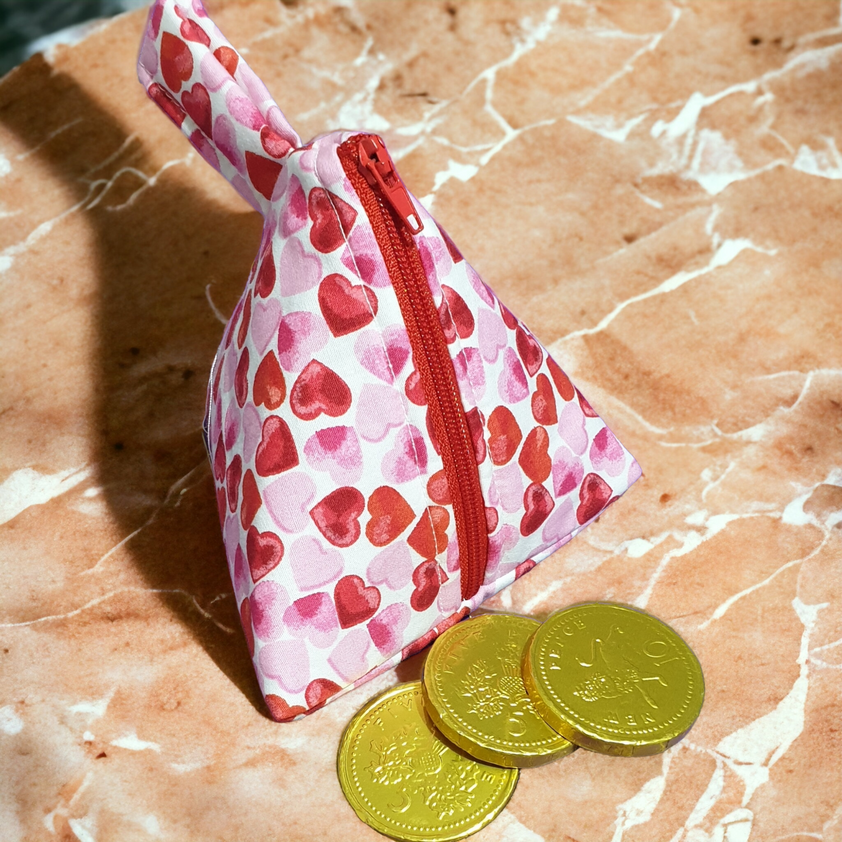 Beginner Sewing Pattern: Pyramid Purse | Easy DIY Accessory - Happy ...