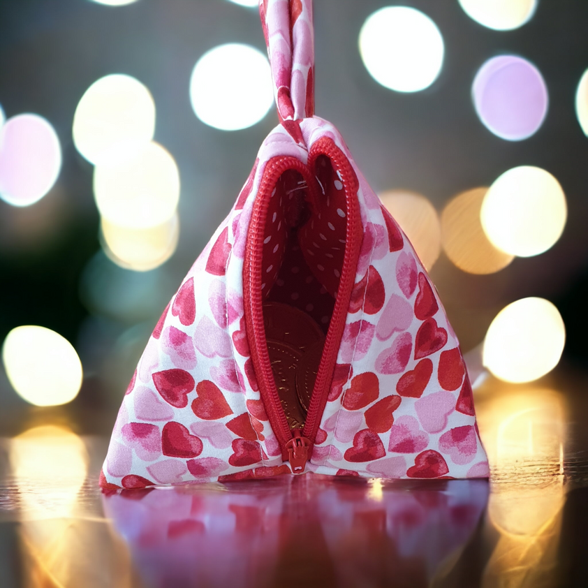 Beginner Sewing Pattern: Pyramid Purse | Easy DIY Accessory - Happy ...